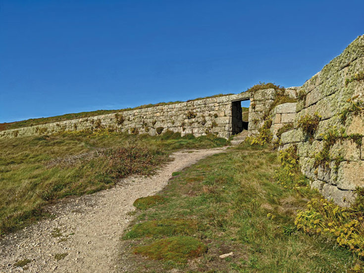 Walking in the Isles of Scilly: The Garrison Wall – Stanfords Blog